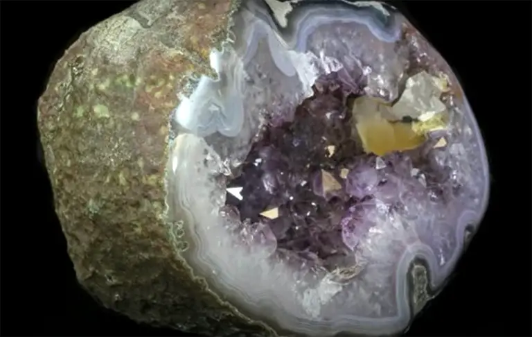 3 Methods to Clean Geodes - CleanerProfy